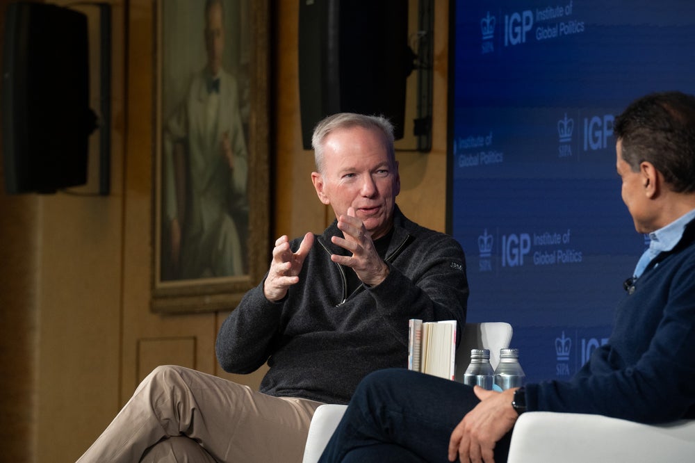 El ex CEO de Google explica por qué «no está a favor de» trabajar desde ...